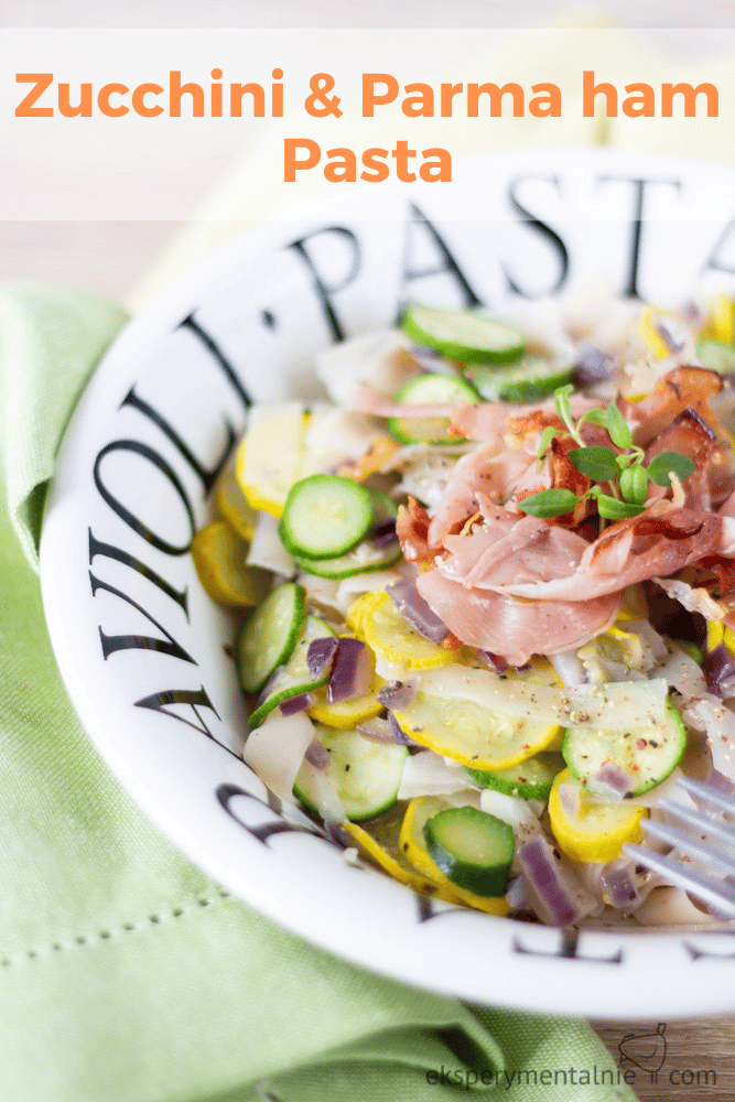Makaron z cukinią i szynką